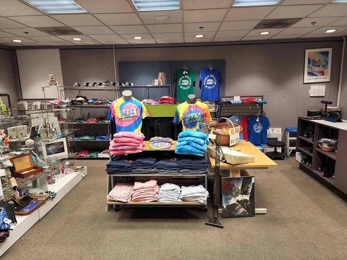 R&W Reopens Gift Shop in Bldg. 31 | NIH Record