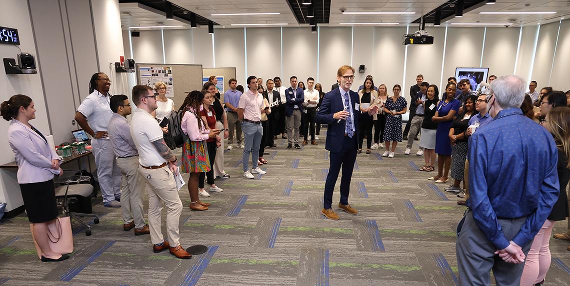 NIBIB Welcomes Congressional Staff, Shows Pioneering Biotech | NIH Record