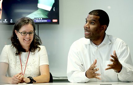 ‘Gratitude Tour’ Checks Out NIH Library, Honors Staff for Support ...